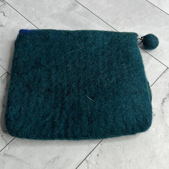 Bags | Nwt Handmade Felt Wool Coin Purse Zip Closure With Flap Round ...